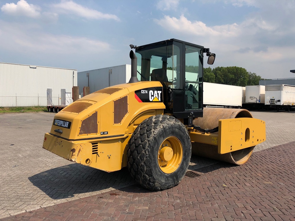 Caterpillar CS74 2012 | United Equipment