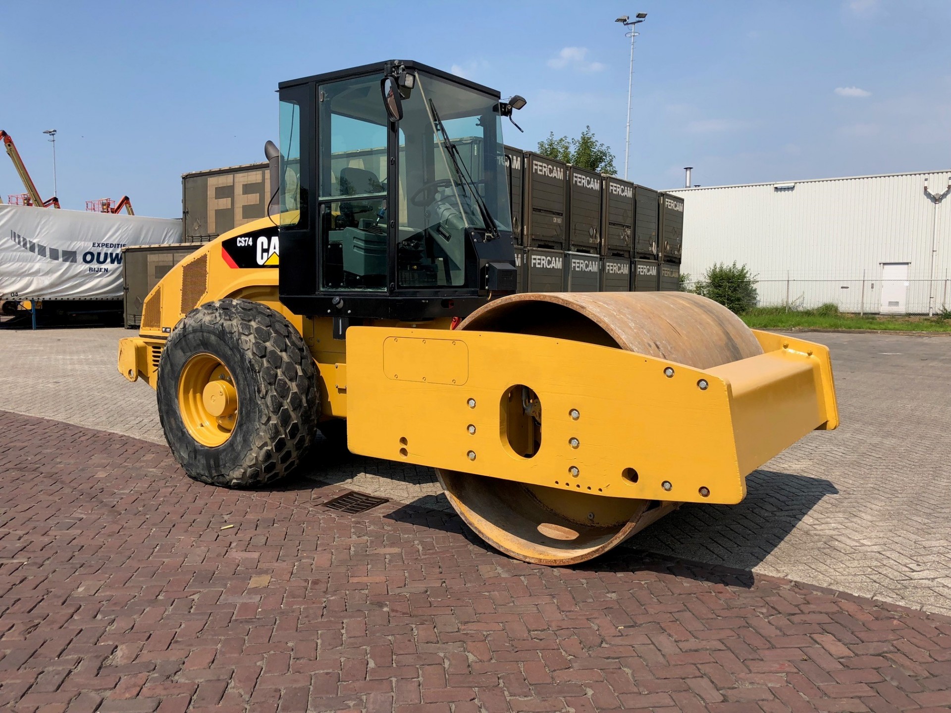 Caterpillar CS74 2012 | United Equipment